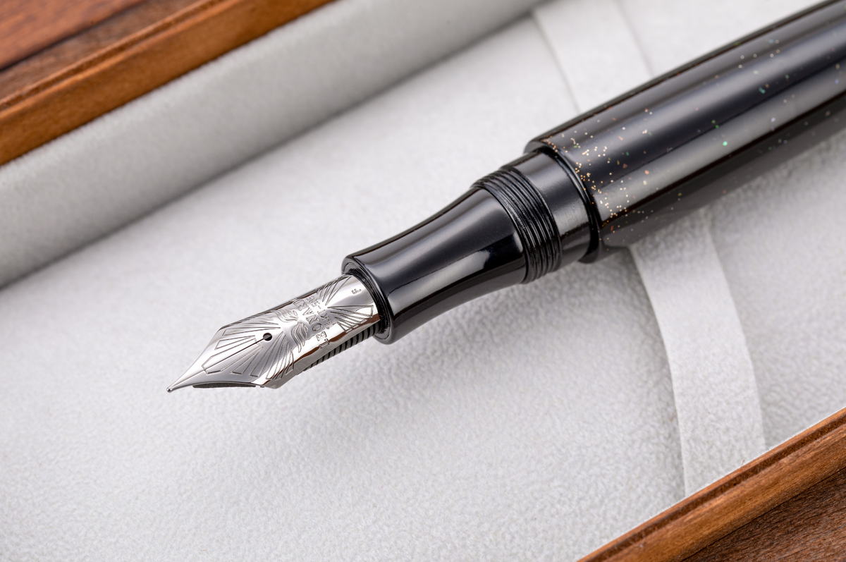 Leonardo - Urushi Essenza Raden Great Void 2024 Pen Venture Exclusive